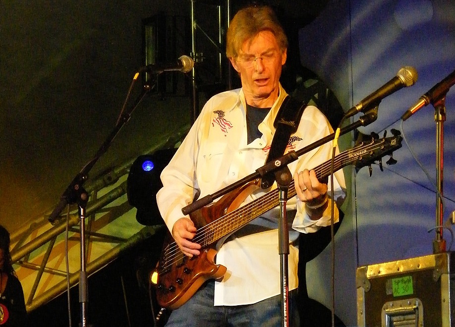 Phil Lesh attributes longevity to standing in place for hours ...